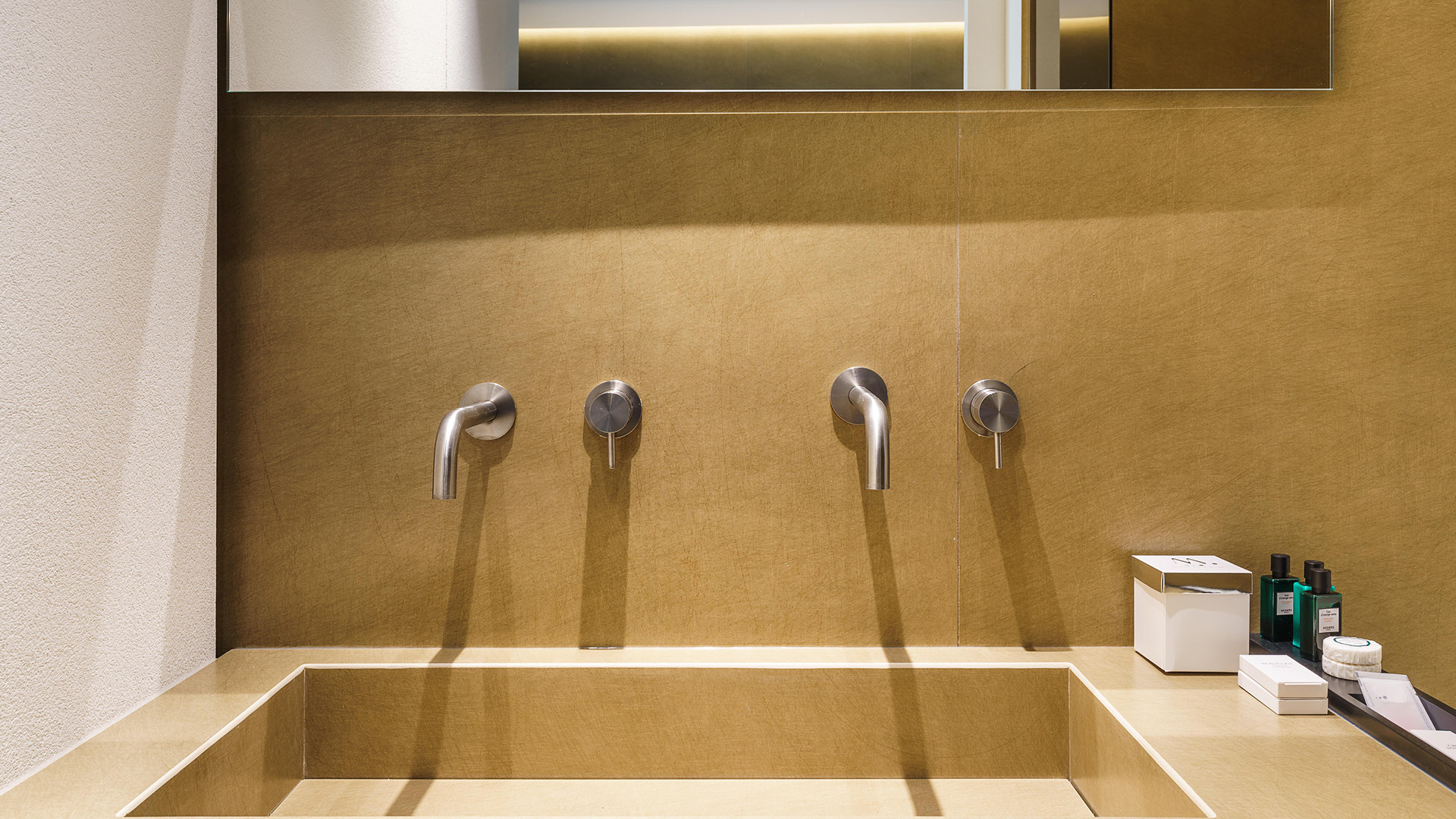 Meo Design Suite and Spa | Project Laminam Canada English